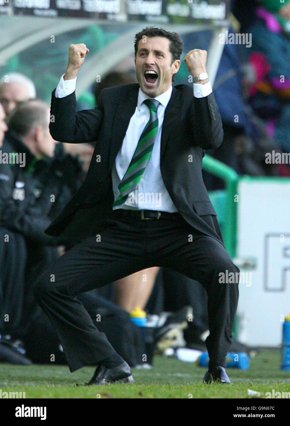 Hibernian manager john collins celebrates hi-res stock photography and ...