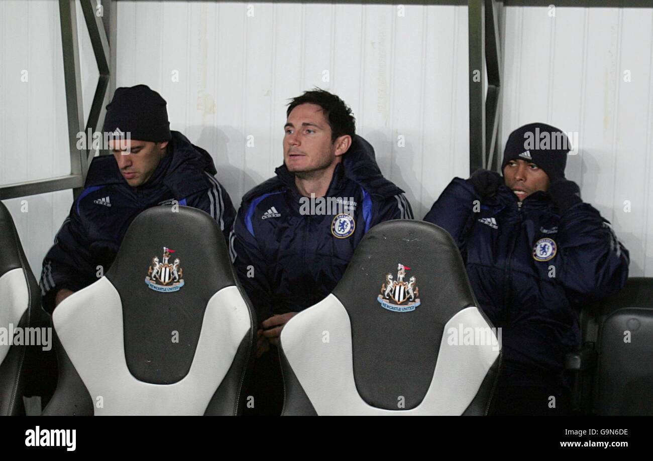 (L-R) Chelsea player's Michael Ballack, Frank Lampard, and Ashley Cole ...