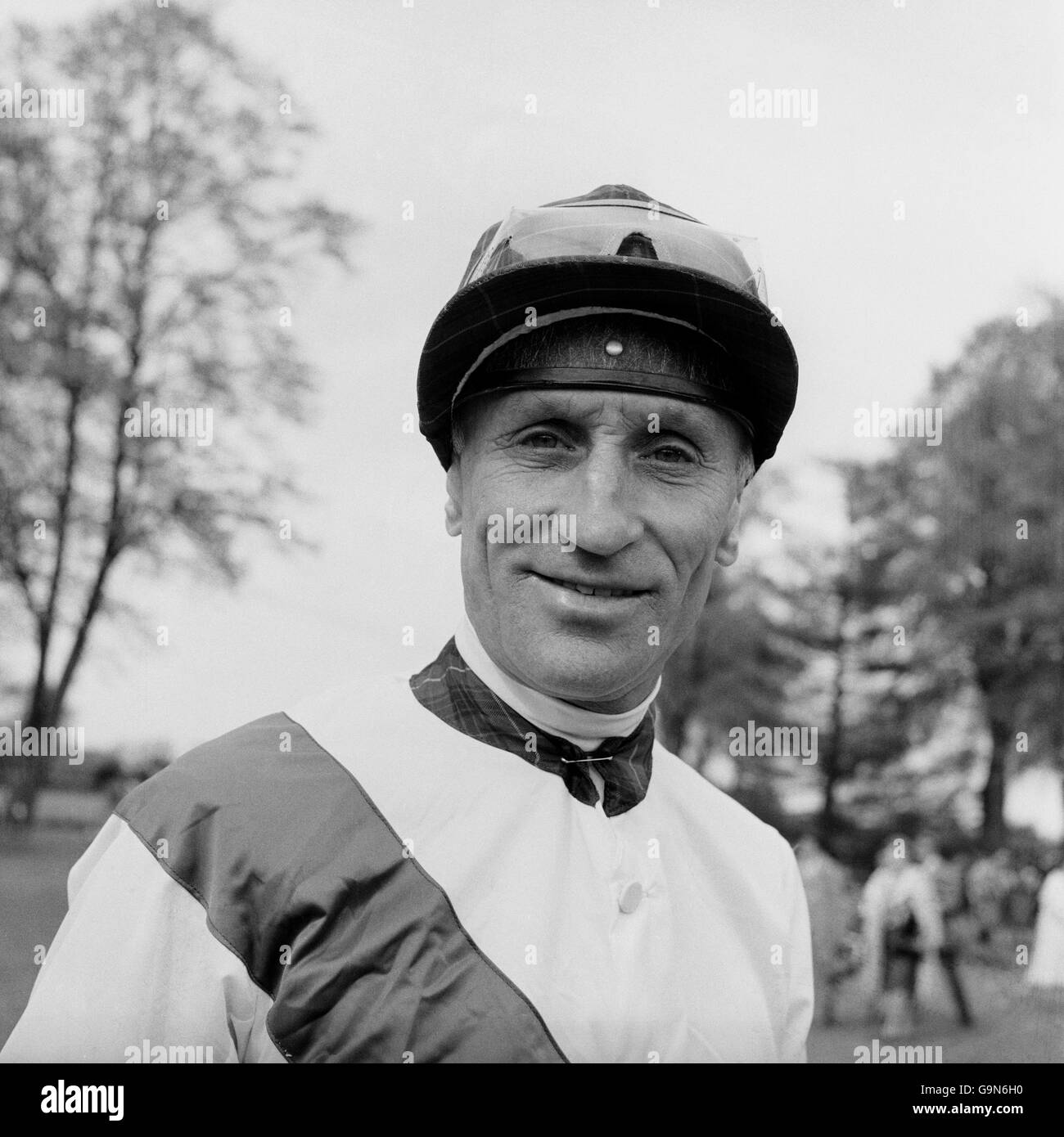 Horse Racing. Scobie Breasley Stock Photo - Alamy