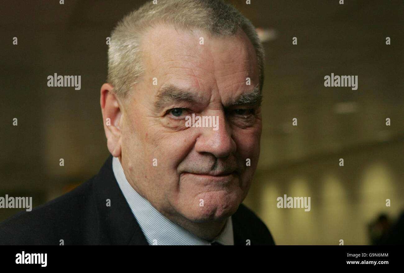 David irving historian hi-res stock photography and images - Alamy
