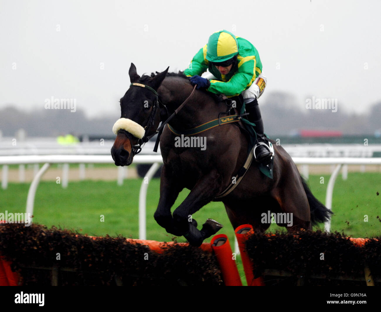 Niall Madden wins on 'Jazz Messenger' as they clear the ;last fence in ...