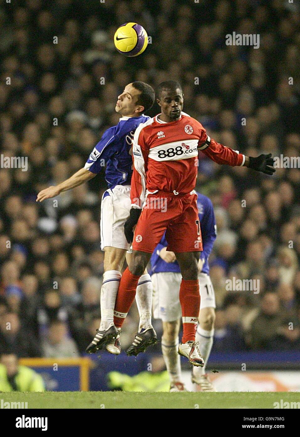 George Boateng, Middlesbrough (r) and Leon Osman, Everton battle for ...