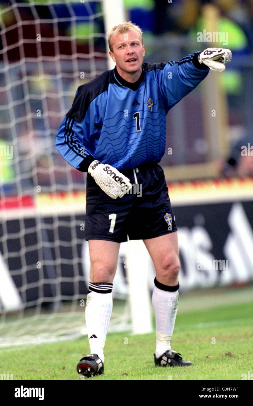 Sweden goalkeeper magnus hedman hi-res stock photography and images - Alamy