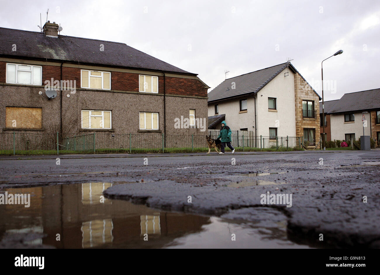 Raploch urban regeneration project hi-res stock photography and images ...