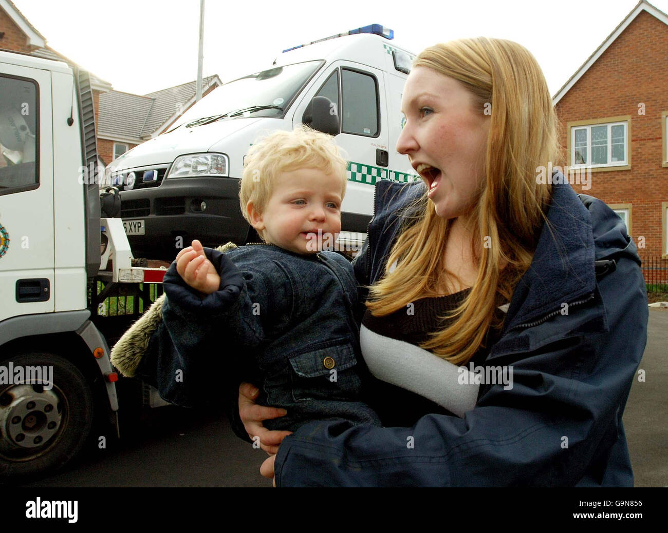 Broken-down ambulance to the rescue Stock Photo - Alamy
