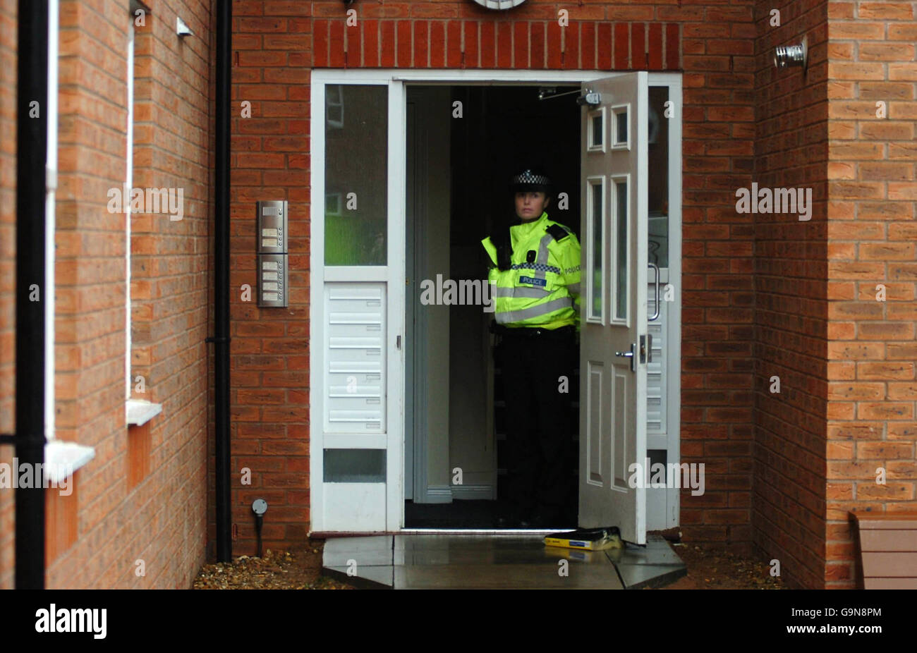 Police standing mangsb hi-res stock photography and images - Alamy
