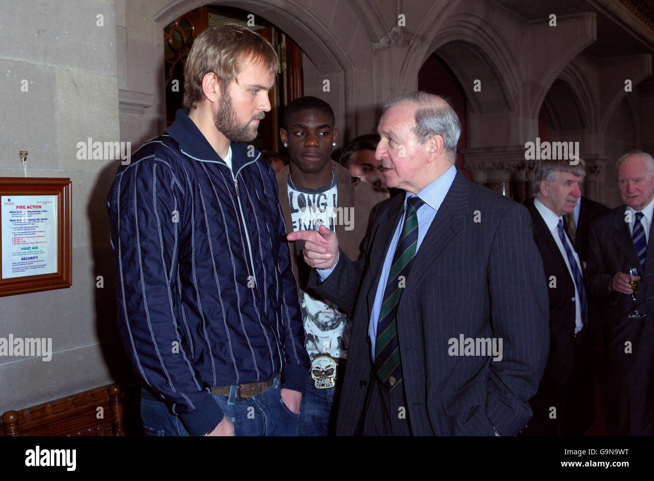 Jimmy Armfield chats with Manchester City goalkeeper Nicky Weaver (l ...