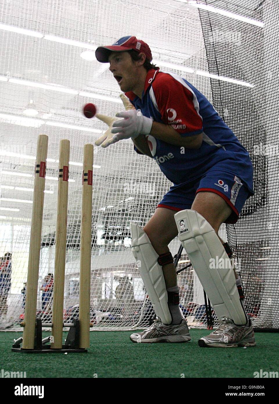 Cricket chris read catch hi-res stock photography and images - Alamy
