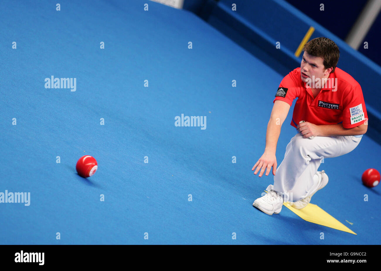 England's Jamie Chestney in action against Scotland's Paul Foster Stock ...