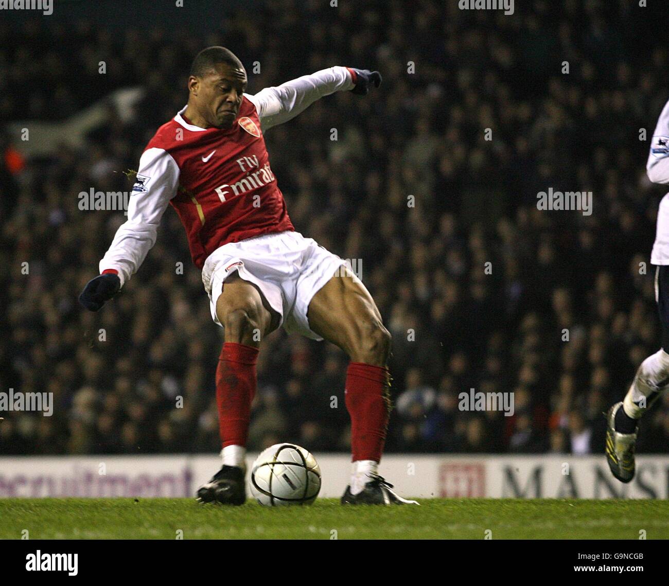 Julio baptista arsenal tottenham hi-res stock photography and images ...