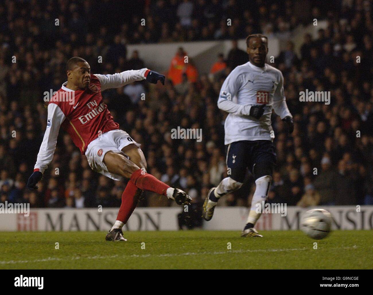 Julio baptista arsenal tottenham hi-res stock photography and images ...