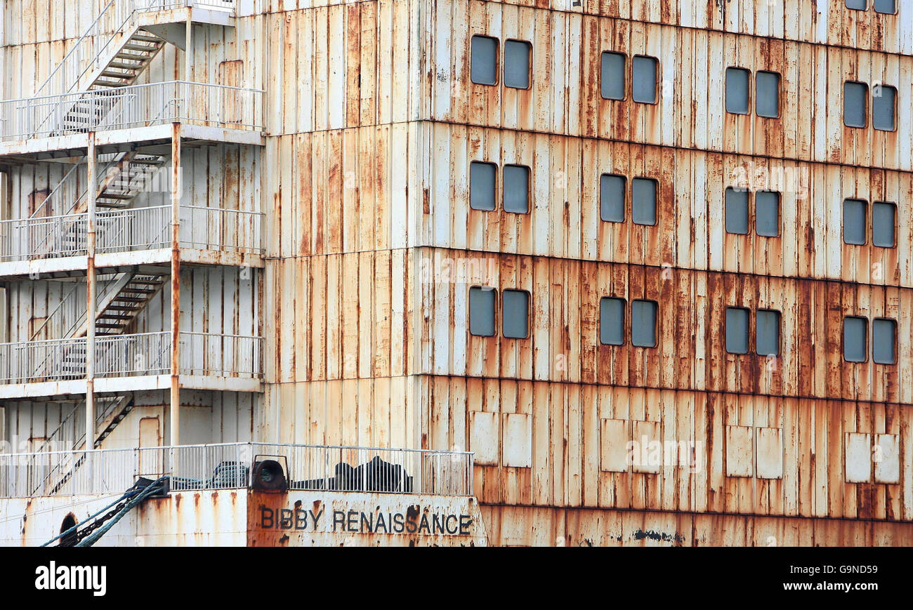 The bibby renaissance prison ship which is 400ft long hi-res stock ...