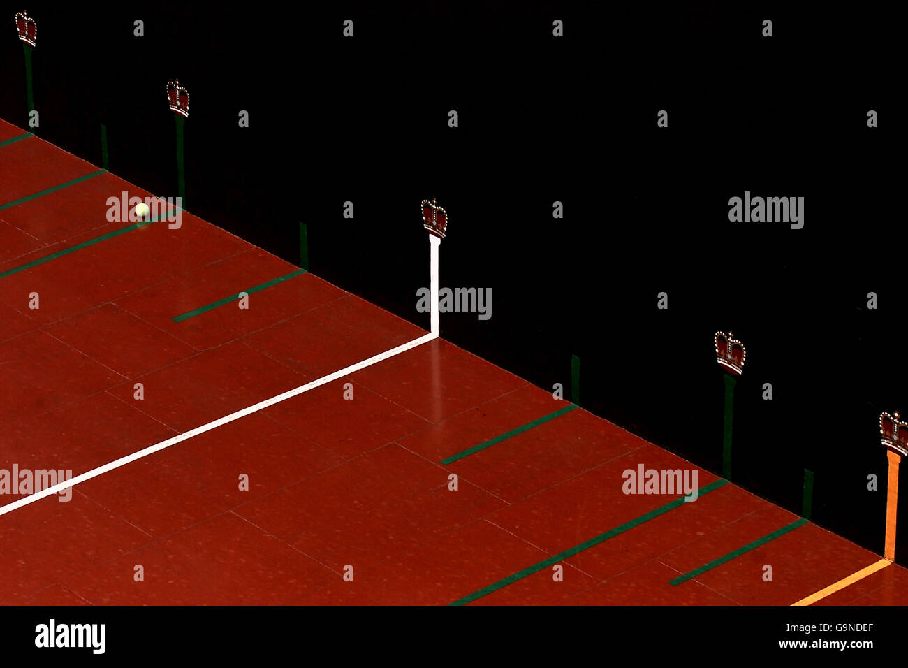 Rackets real tennis hi-res stock photography and images - Alamy