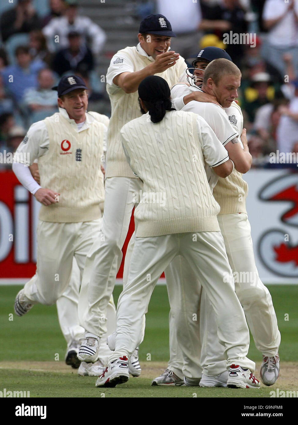 Brett lee and andrew flintoff hi-res stock photography and images - Alamy