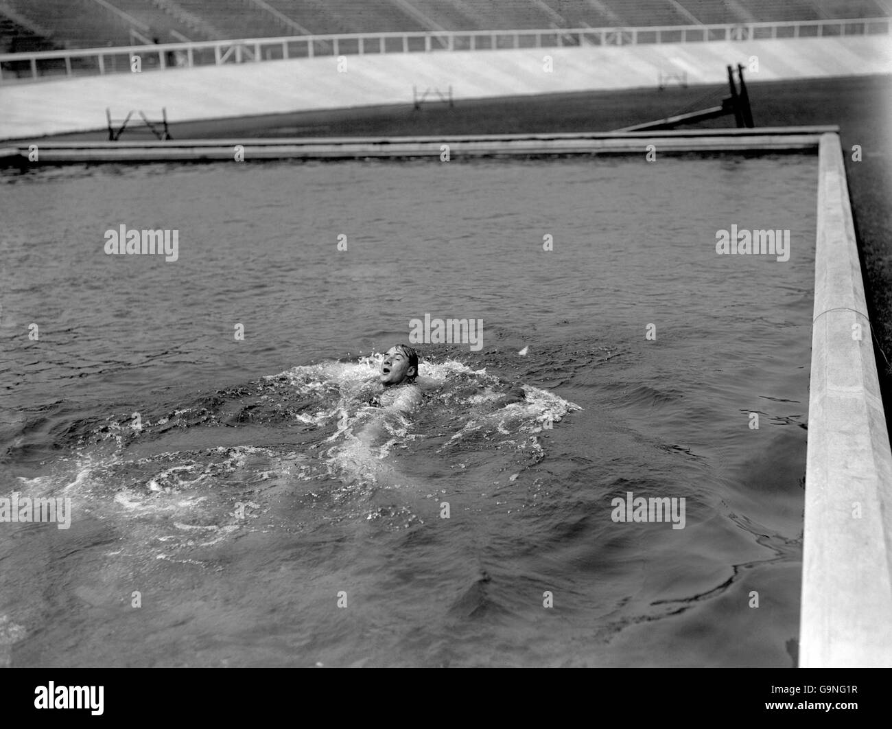 1908 olympic games swimming Black and White Stock Photos & Images - Alamy