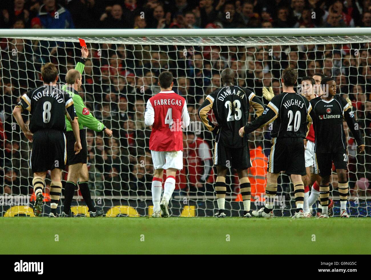 Match referee mike riley hi-res stock photography and images - Alamy