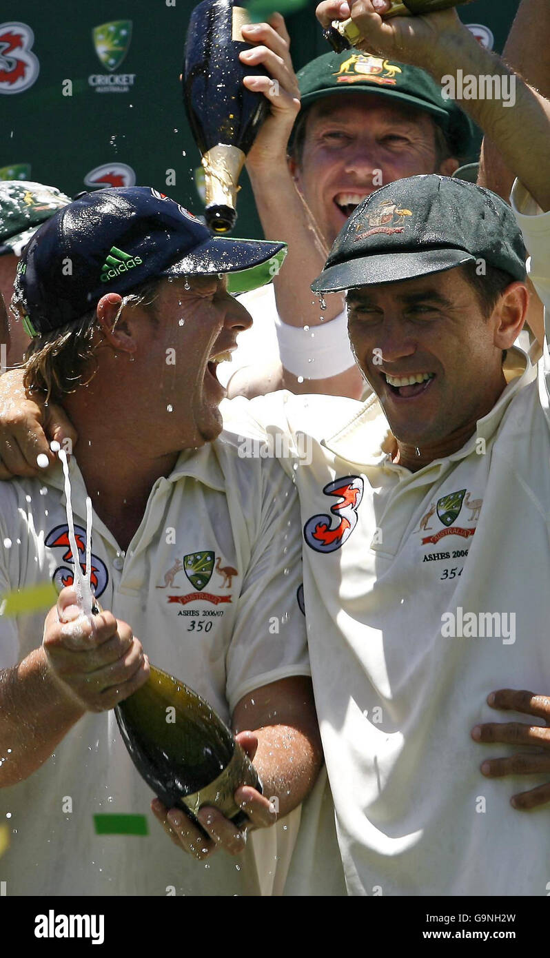 Australia's Shane Warne, Justin Langer and Glenn McGrath celebrate ...
