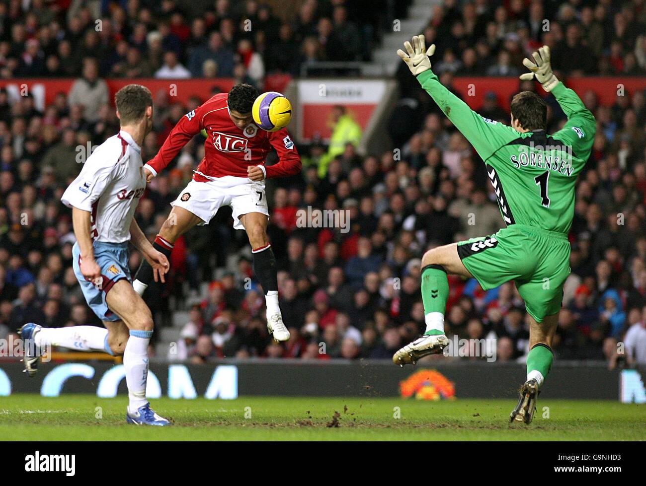 Cristiano ronaldo header goal hi-res stock photography and images - Alamy
