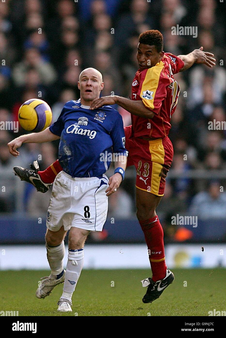 Reading's Ulises De la Cruz tackles Everton's Andrew Johnson Stock ...