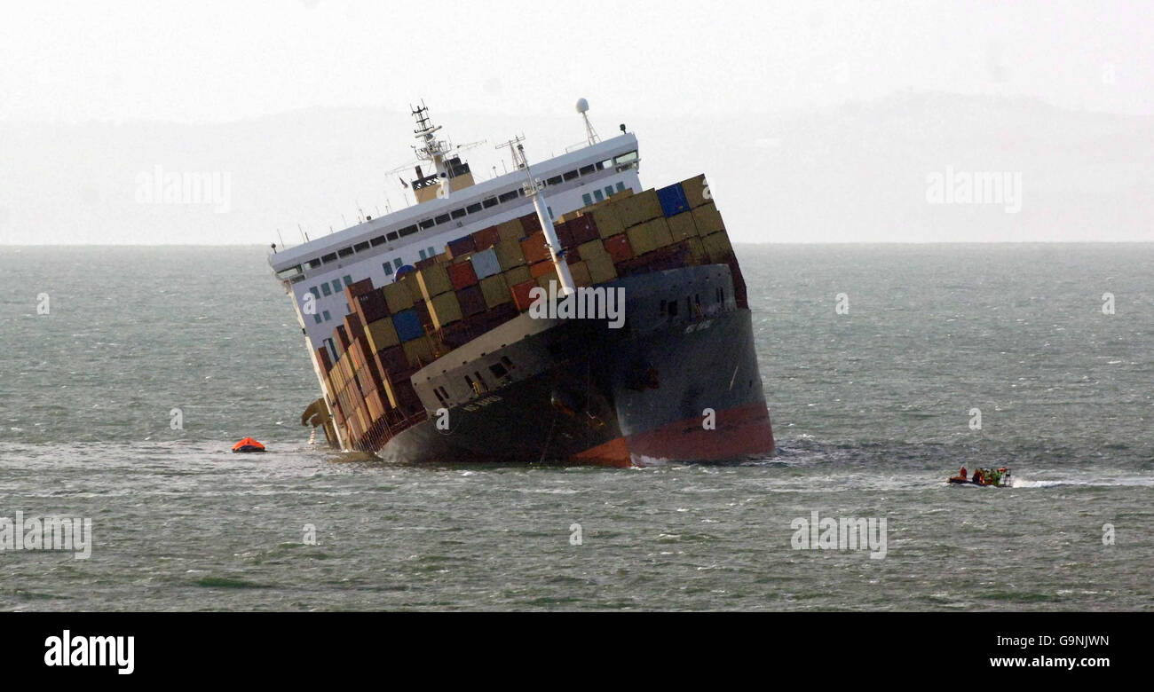 Msc cargo hi-res stock photography and images - Alamy