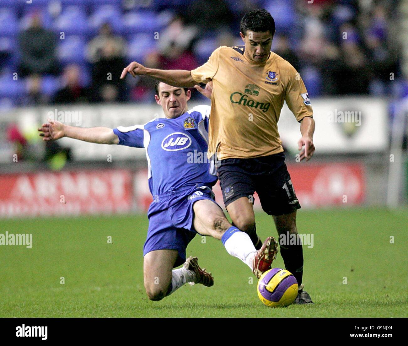 L r leighton baines hi-res stock photography and images - Alamy