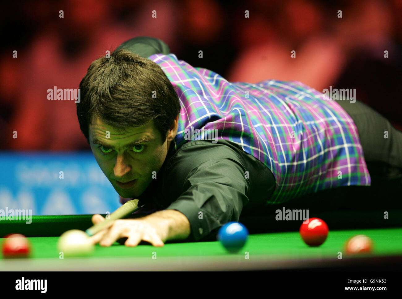 Ronnie osullivan in action saga insurance masters 2007 wembley arena hi ...