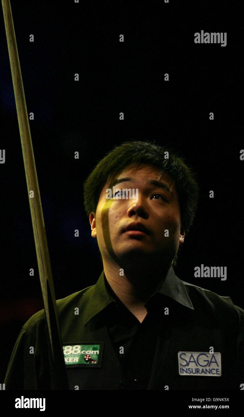 Snooker saga insurance masters final wembley arena hi-res stock ...