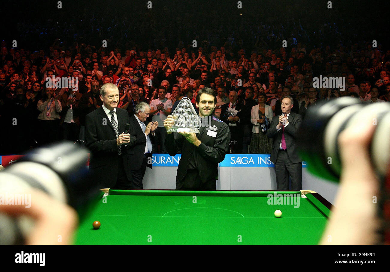 Ronnie osullivan masters final wembley arena hi-res stock photography ...