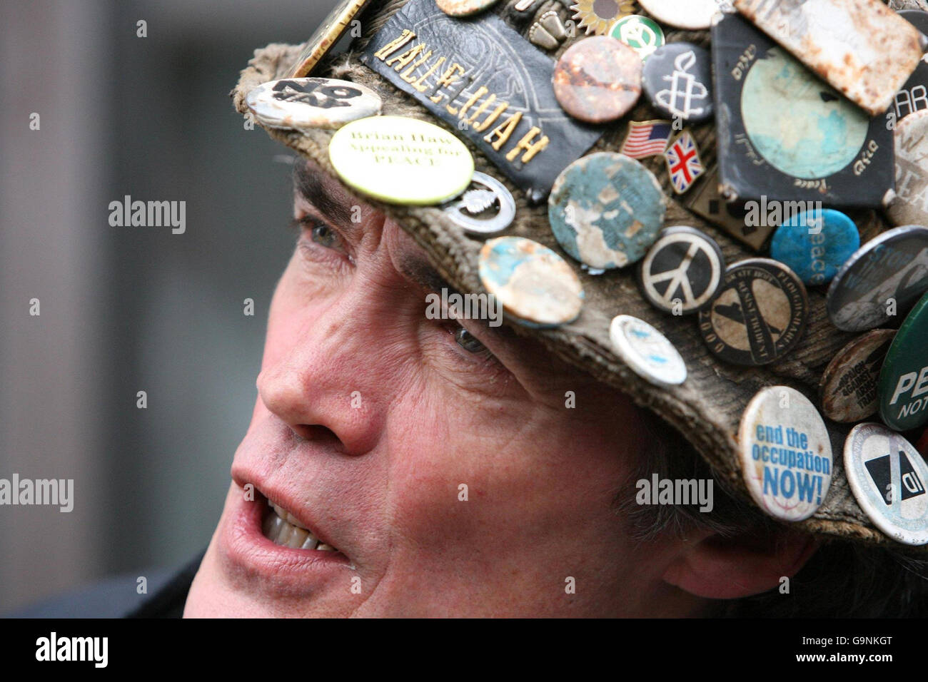 Brian Haw in court Stock Photo - Alamy