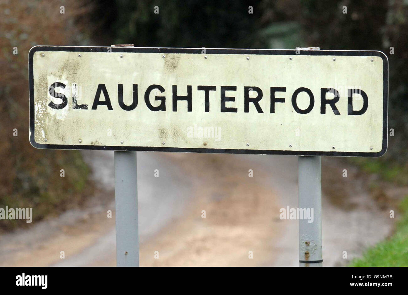 Tory sign hi-res stock photography and images - Alamy