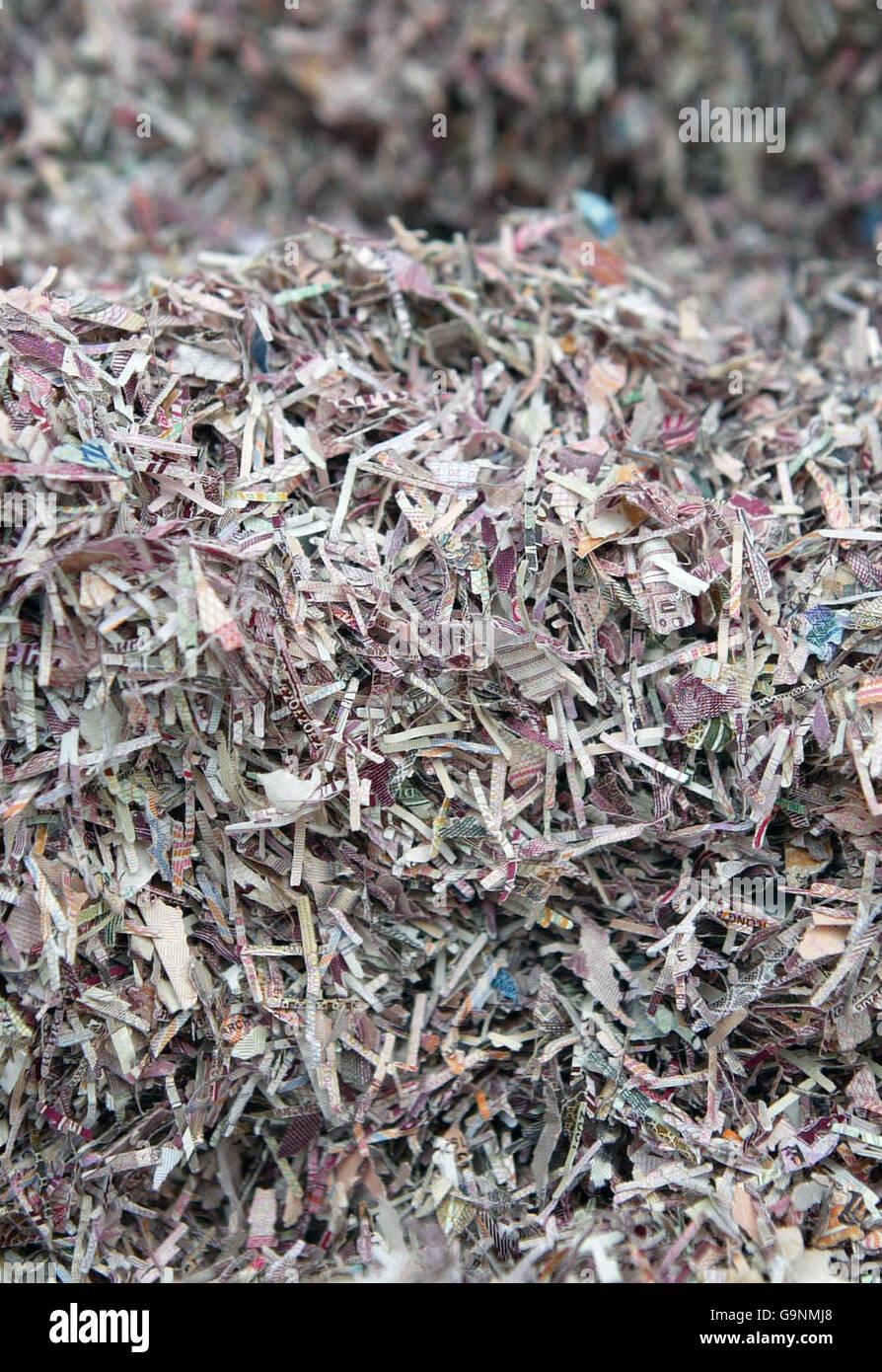 Shredded notes hi-res stock photography and images - Alamy