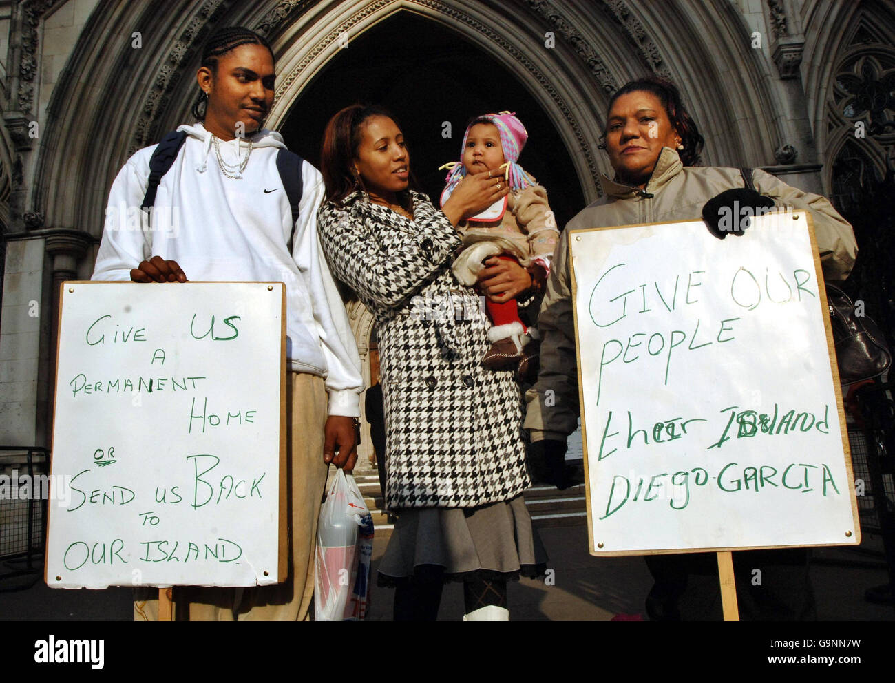 Chagos islanders hi-res stock photography and images - Alamy