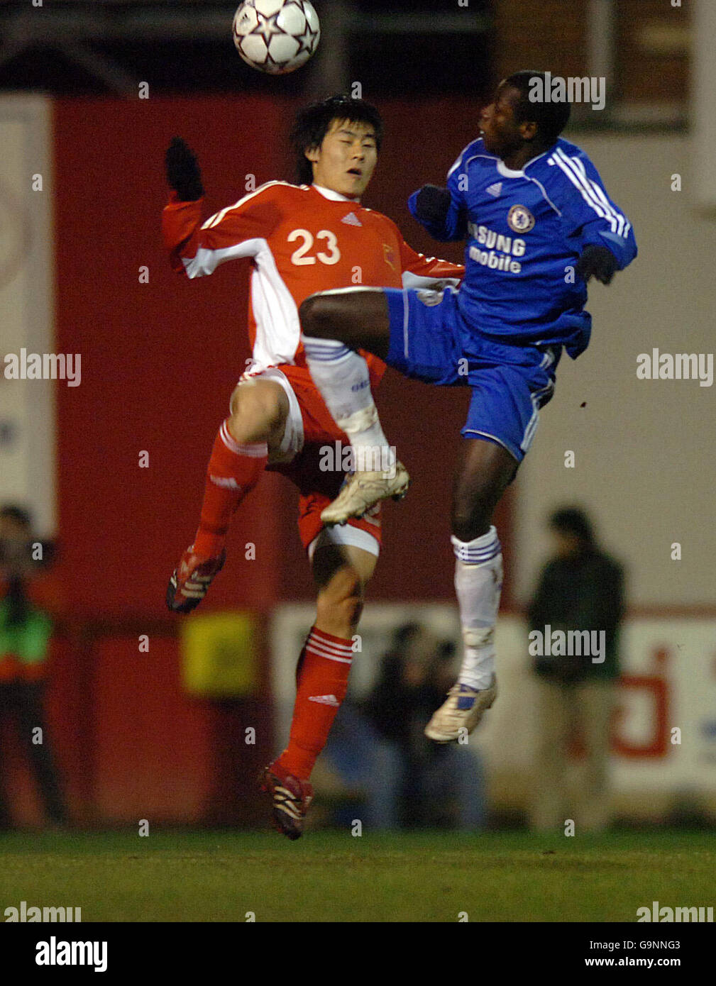 Chelsea xis adigun salami and team chinas lei wei hi-res stock ...