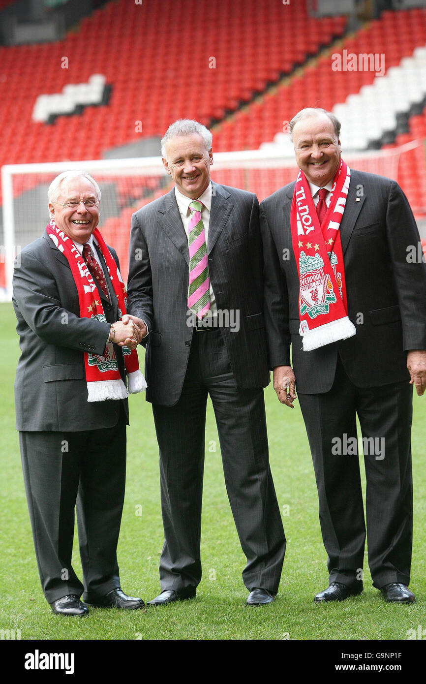 Liverpool chief executive Rick Parry (centre) with new owners George ...