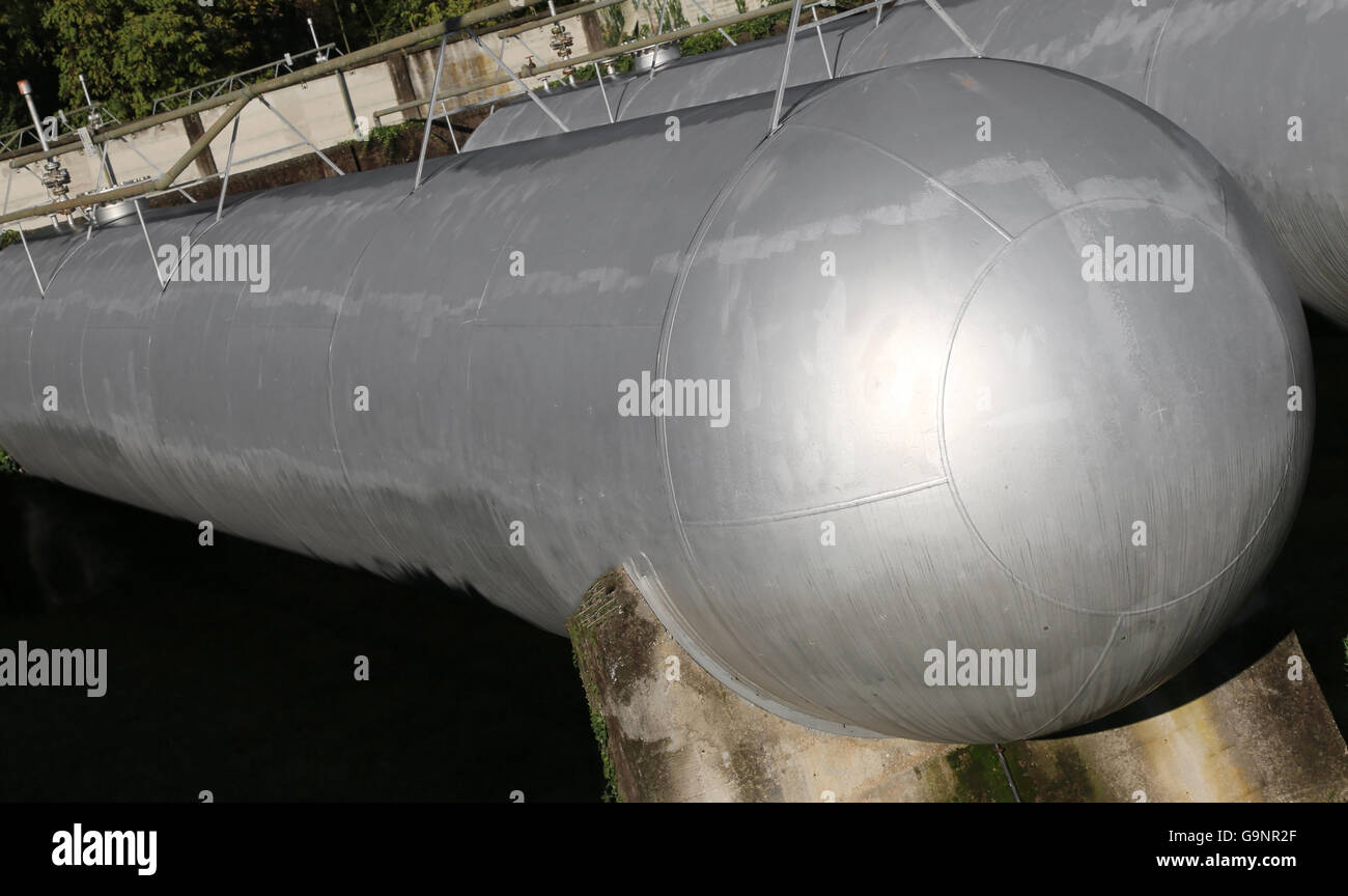 huge pressure vessel for the storage of propane gas in the fuel ...