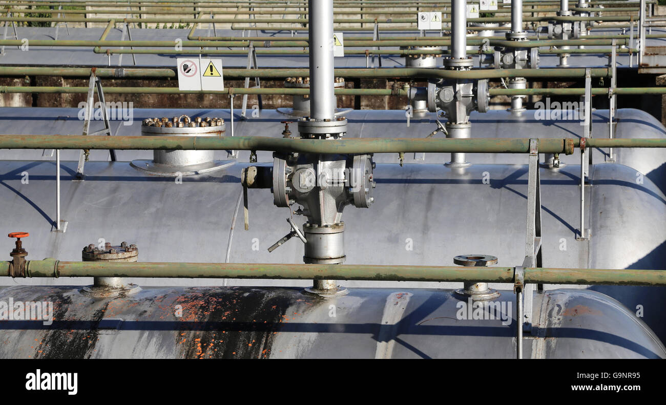 Safety valve over pressure vessel hi-res stock photography and images ...