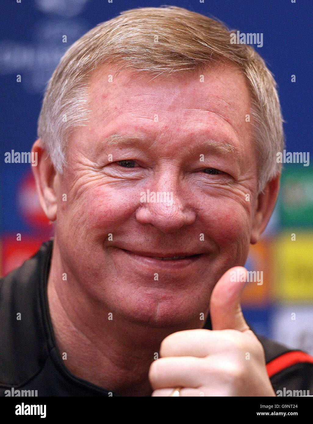 Soccer - Manchester United press conference - Lens training ground ...