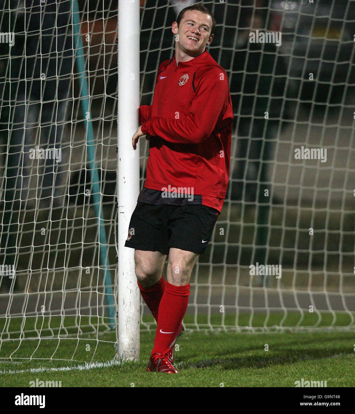 Soccer - Manchester United training session - Lens training ground ...