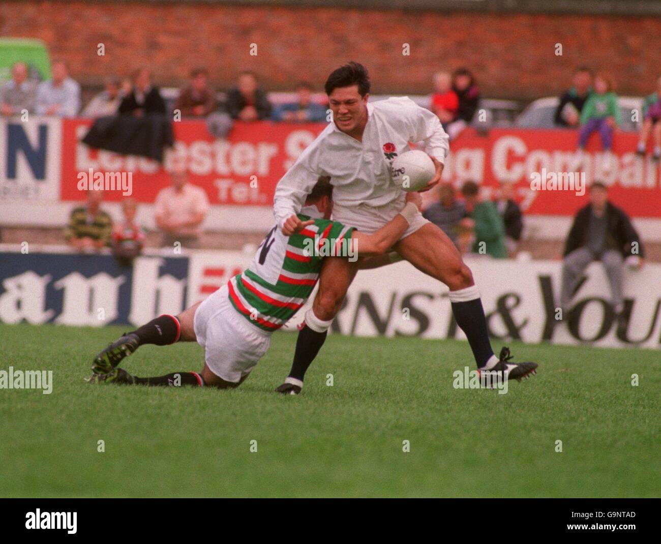 STEVE HACKNEY, LEICESTER TIGERS, TACKLES TONY UNDERWOOD, ENGLAND XV ...