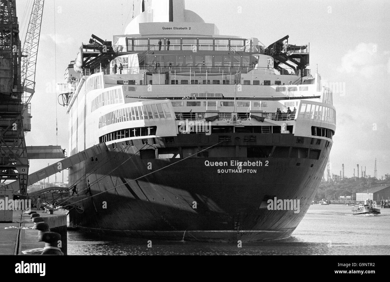 Falklands qe2 Black and White Stock Photos & Images - Alamy