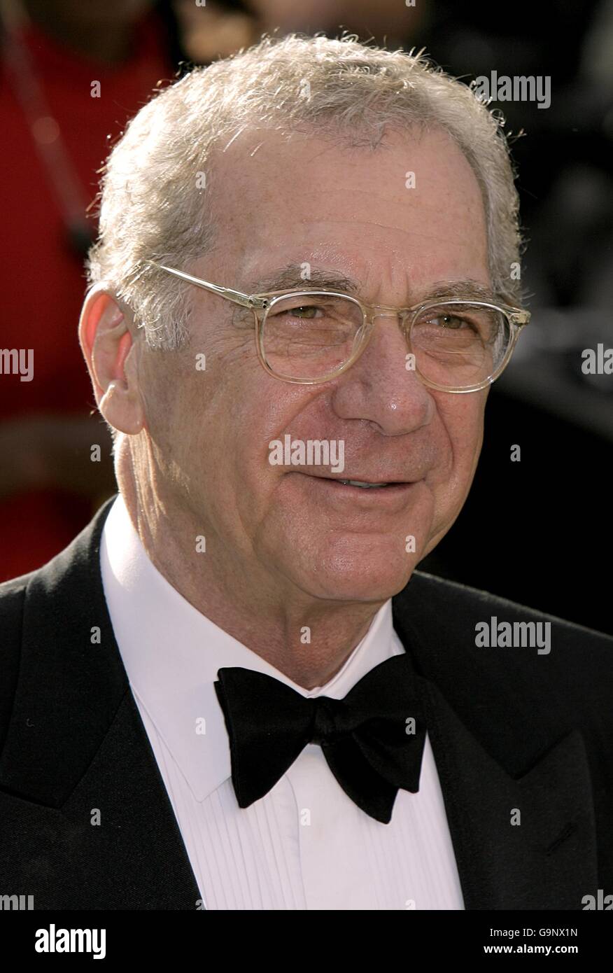 Sydney pollack arrives annual vanity fair party mortons restaurant hi ...