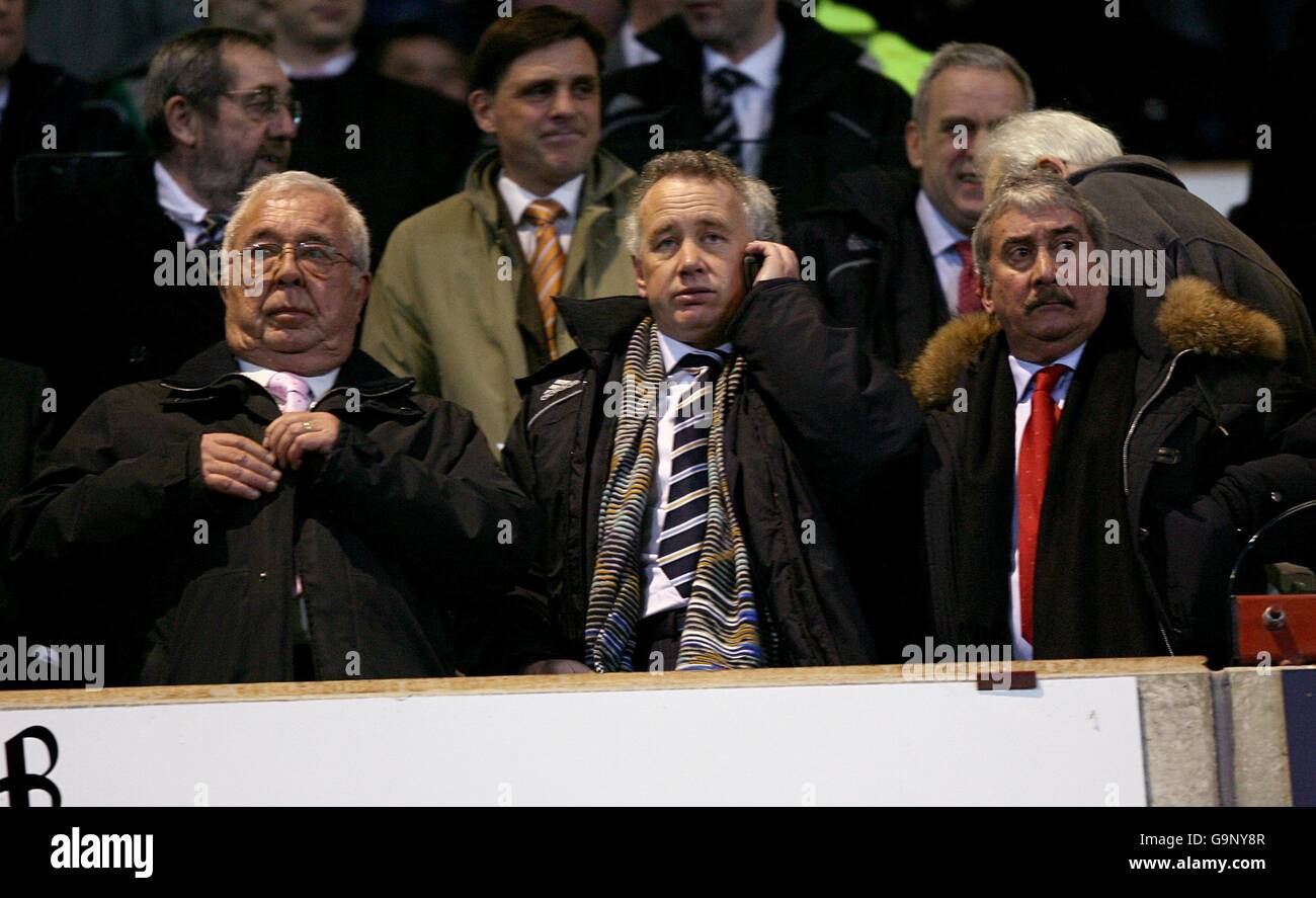 Liverpool chairman David Moores (right) and Liverpool cheif executive ...