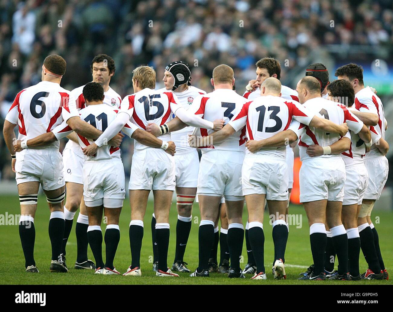 The england team huddle together prior to kick off hi-res stock ...