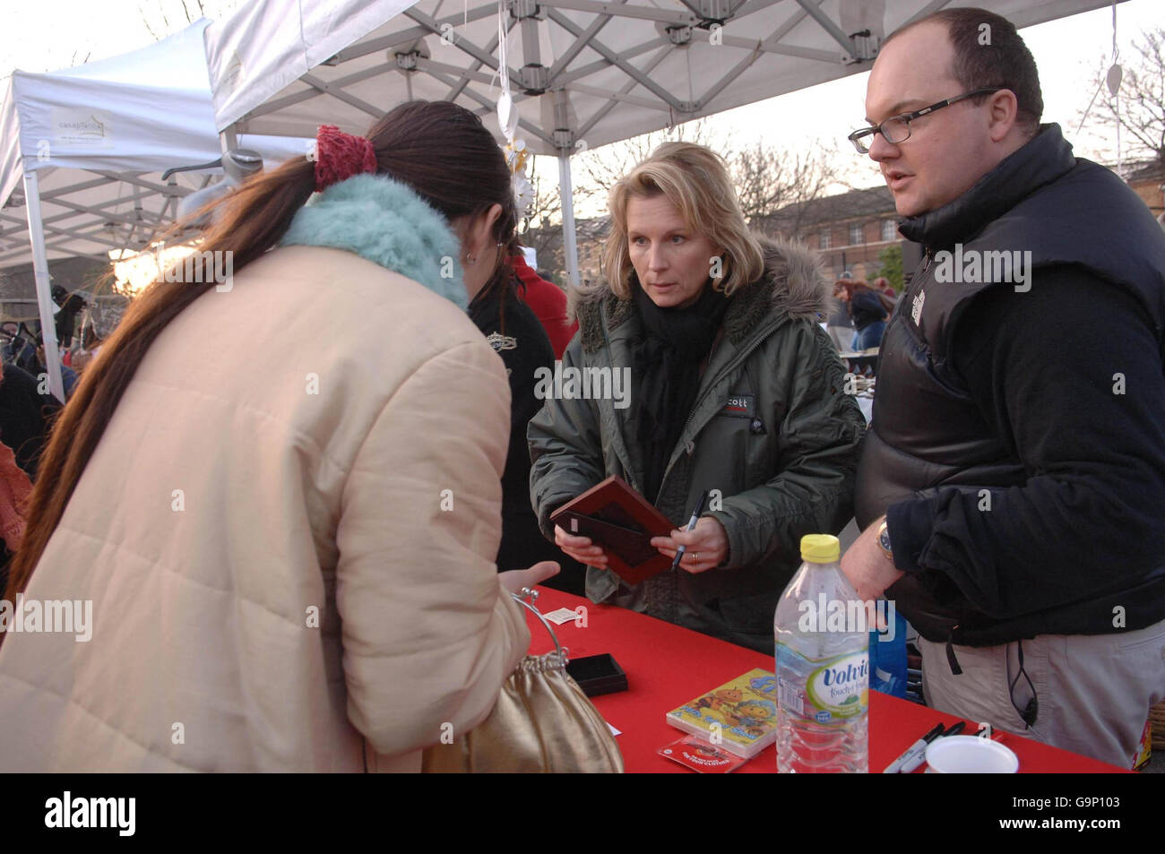 Comic Relief car boot sale. Jennifer Saunders takes part in a car boot ...