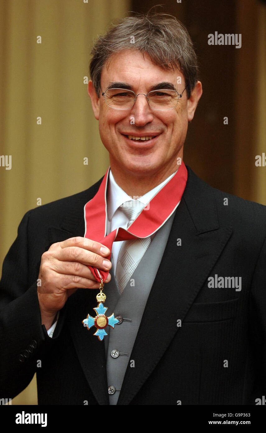 Collecting cbe britains queen elizabeth ii hi-res stock photography and ...