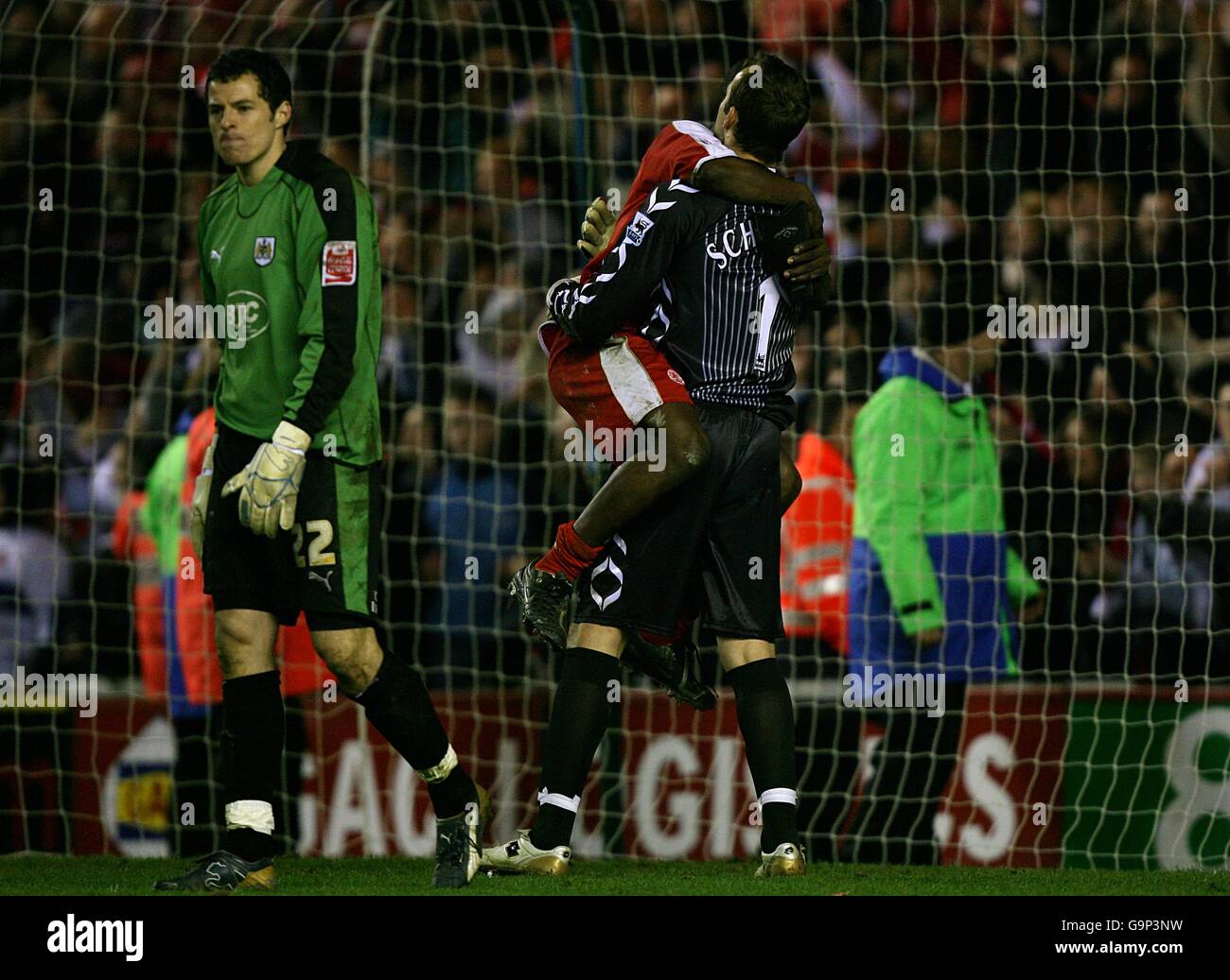 Middlesbrough goalkeeper Mark Schwarzer celebrates after his side won ...