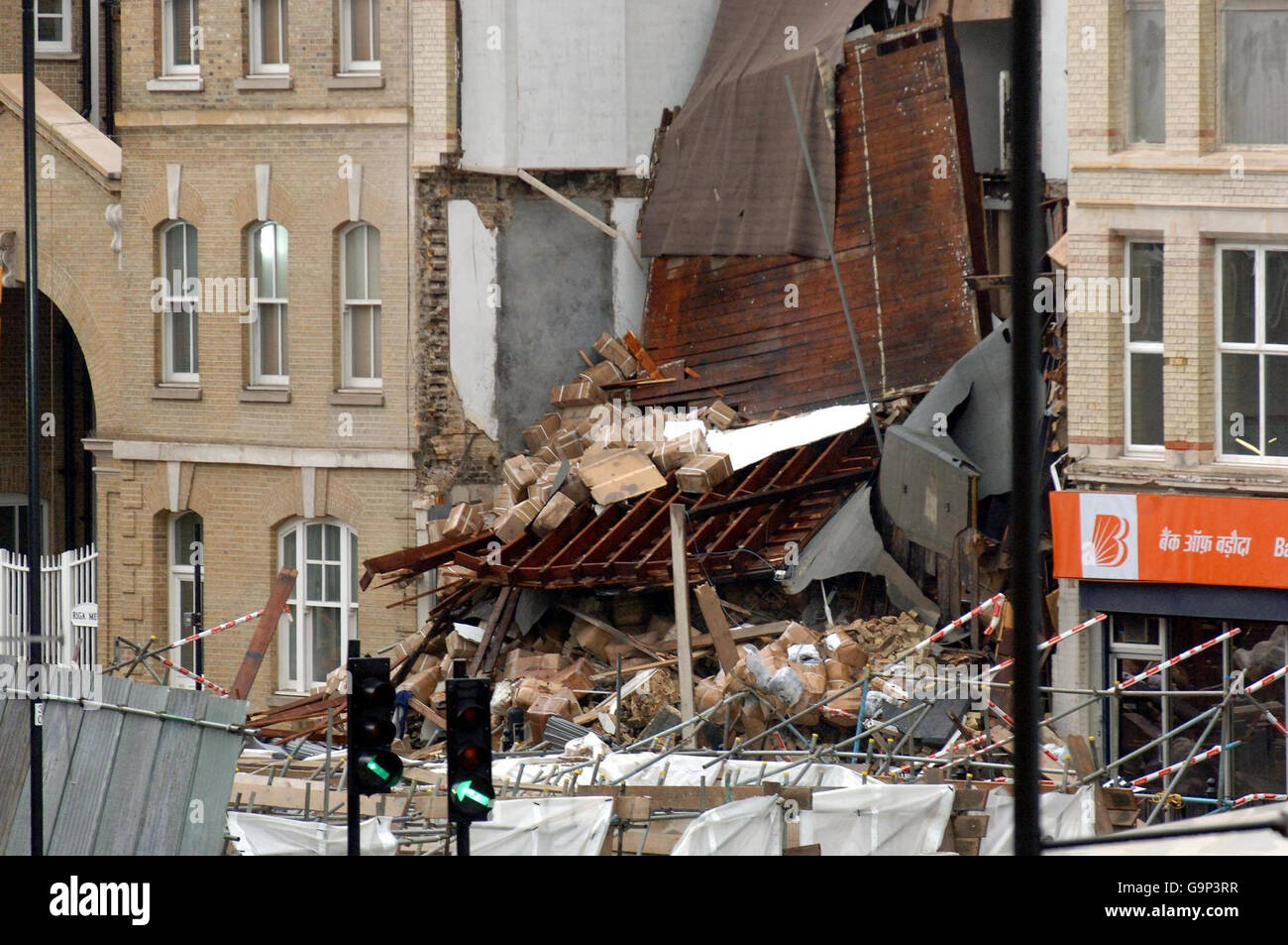 London building collapse Stock Photo - Alamy