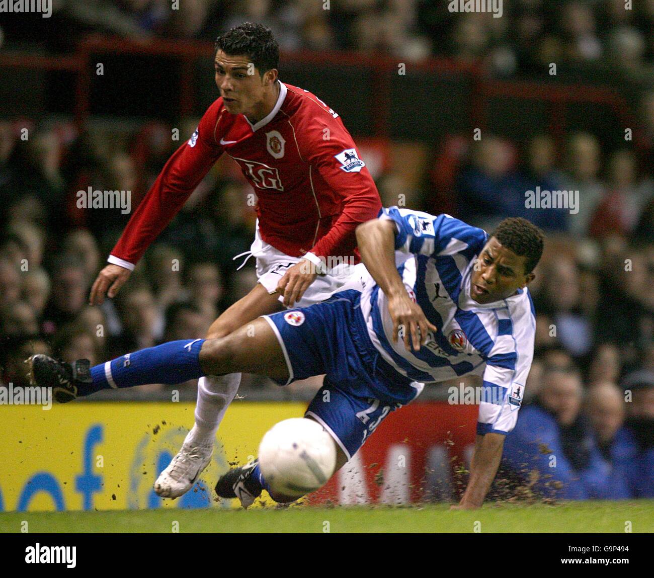 Ulises De la Cruz, Reading (r) and Cristiano Ronaldo, Manchester United ...