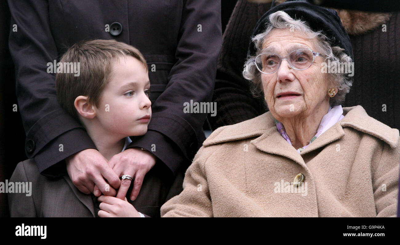 Gertrude Harris, daughter of First World War soldier Harry Farr, visits ...