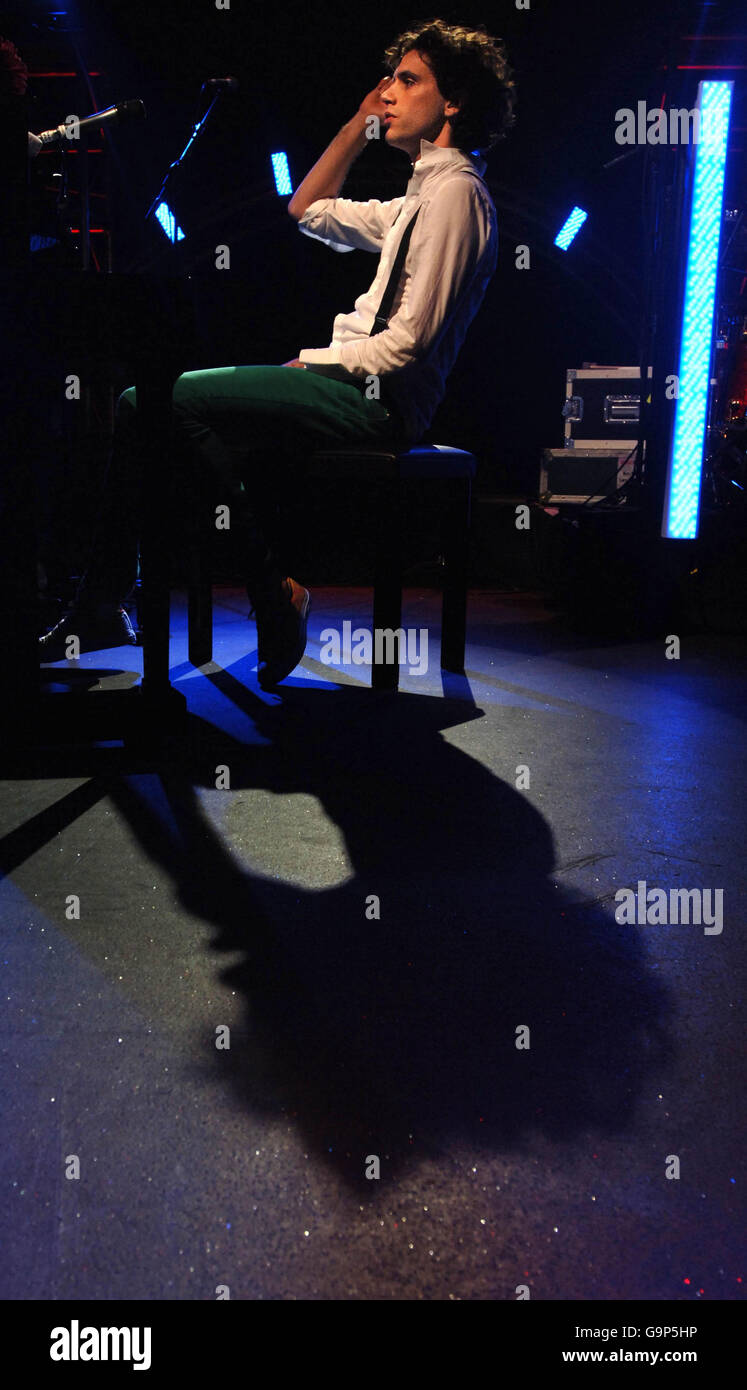Mika in concert london hi-res stock photography and images - Alamy